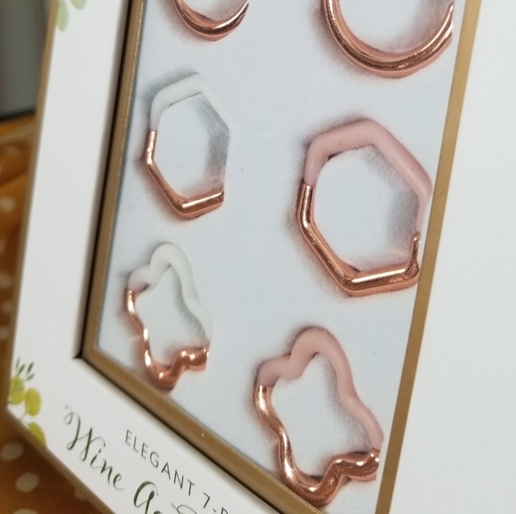 Laura Ashley | Kitchen | Laura Ashley Wine Accessory Set | Poshmark